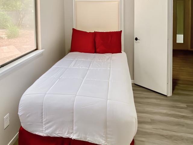 Cozy Stay Off Craig & Jones Minutes from Freeways, Workplaces & Recreation!