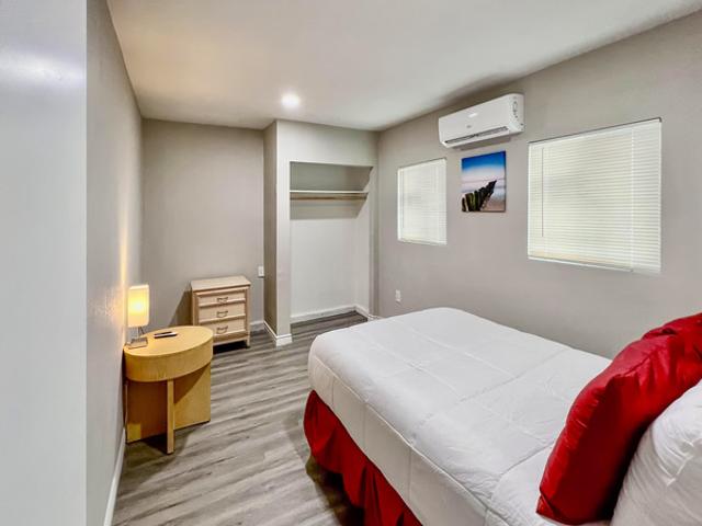 Cozy Stay Off Craig & Jones Minutes from Freeways, Workplaces & Recreation!