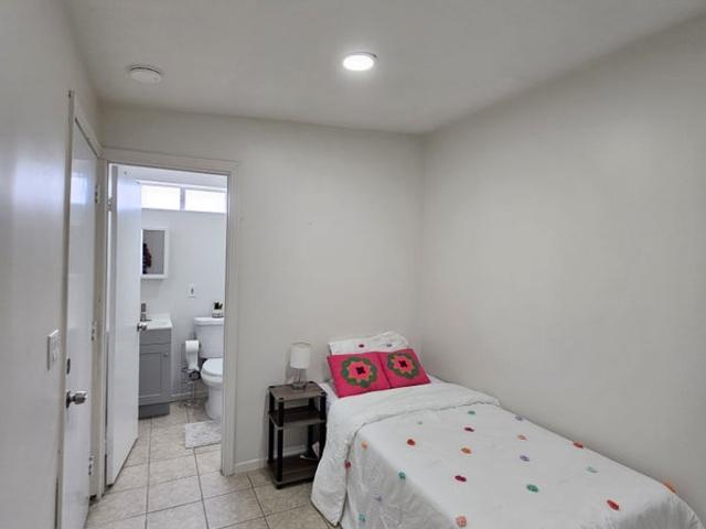 Cozy studio for rent in Long Beach
