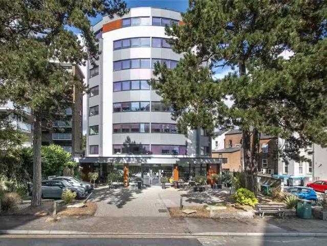 Cozy Studio flat for rent in Bath Road, Bournemouth, Dorset, BH1