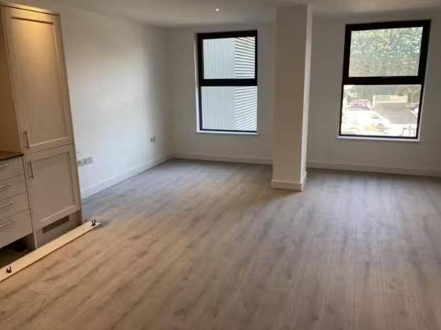 Cheap Studio flat for rent in Columbia House, Columbia Drive.