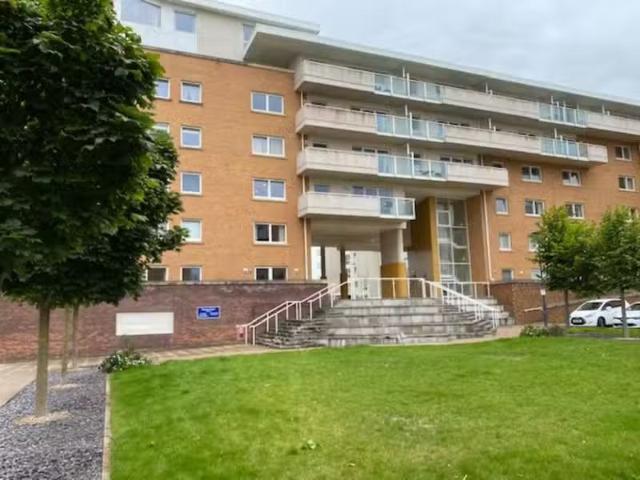 Charming Studio flat for rent in Hanson Court, Century Wharf.