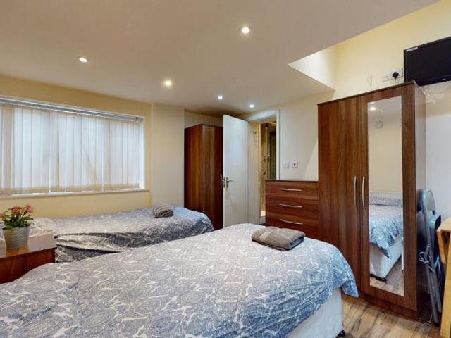 Cozy Studio Flat in Cricklewood Book a Tour