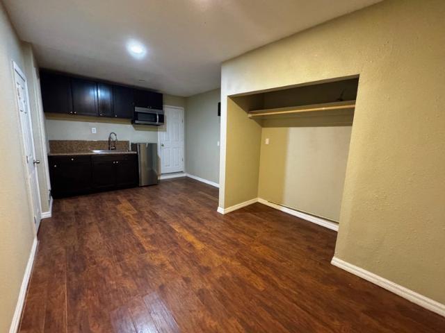 Cozy Studio — Single Professional or Student