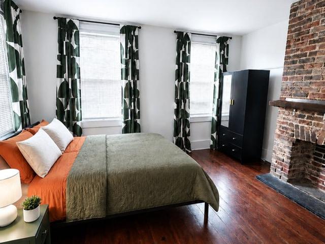 Cozy Studioprivate bath and queen bed