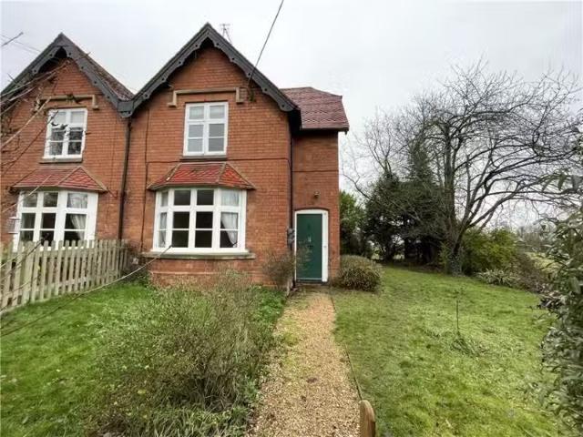 Unique Semi detached house for rent in Walton, Warwick, Warwic.