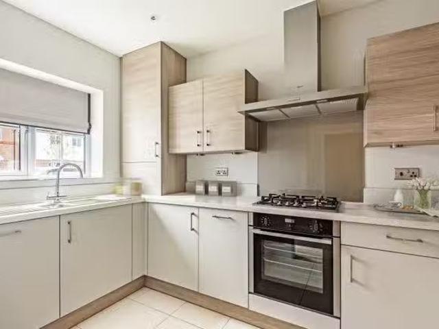 Rental! Semi detached house to rent in 10 Belmont Place, South.