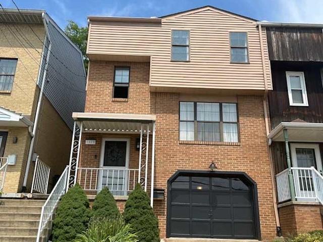 Cozy Sharpsburg Townhouse