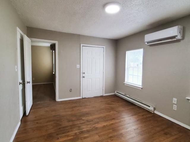 Cozy Single Unit Duplex in Midwest City | $month |