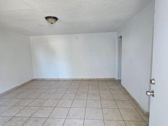 Cozy Single Unit in Glendale | 5911 W Lamar Rd | A