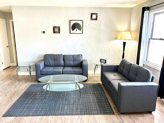 Cozy Single Unit in Peoria Heights | 4028 N Illino