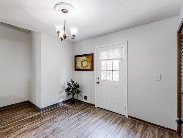 Cozy & spacious Douglasville House newly renovated