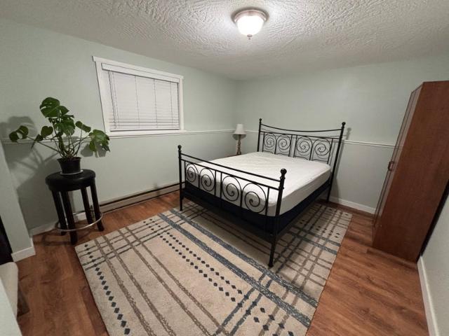 Cozy & updated RoomSafe Neighborhood