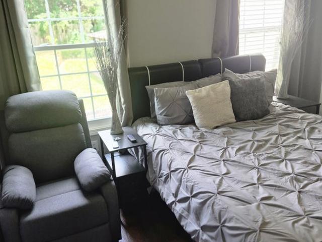 Cozy Upstairs Bedroom | Shared Bath | Near ATL Ai