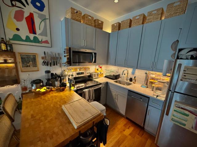 Cozy, yet chic, 1B apartment with AC in E Harlem