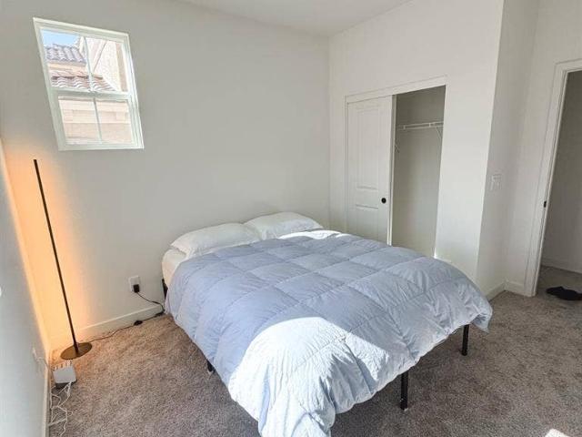 Cozy 10x10 room in safe Inspirada