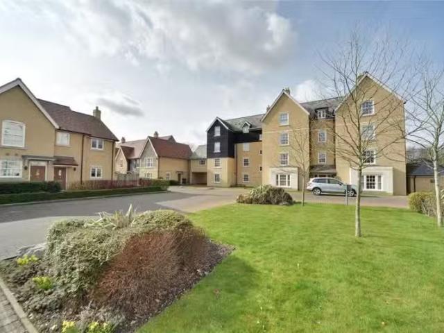 Rental! 1 BA 3 bedroom apartment for rent in Mill Park Gardens.