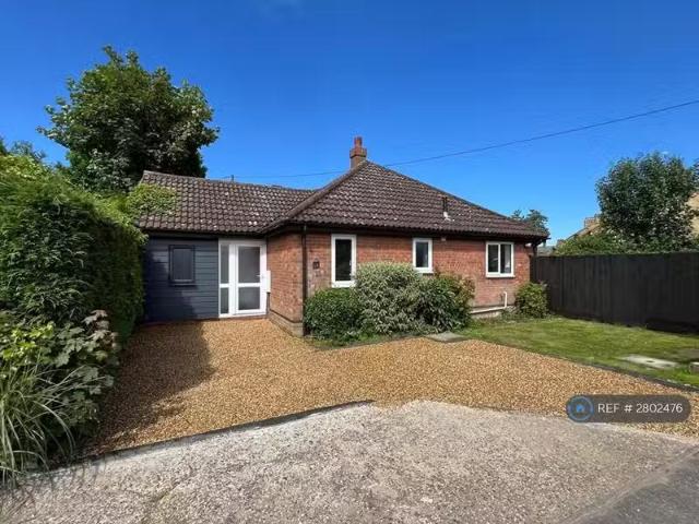 Charming 1 BA 3 bedroom bungalow for rent in Winstree Road, St.