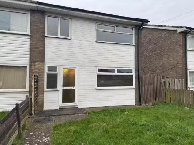 Rental! 1 BA 3 bedroom end of terrace house for rent in Walker.