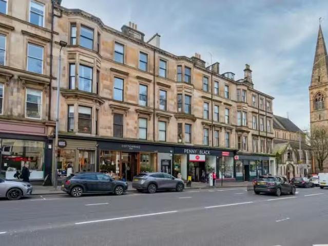 Cheap 1 BA 3 bedroom flat for rent in Great Western Road, Flat.