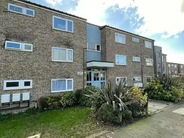 Just in! 1 BA 3 bedroom flat for rent in Scarfe Way, Colcheste.