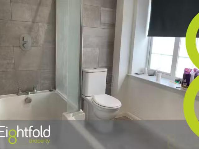 Cozy 1 BA 3 bedroom flat for rent in Portland Road, Hove, BN3