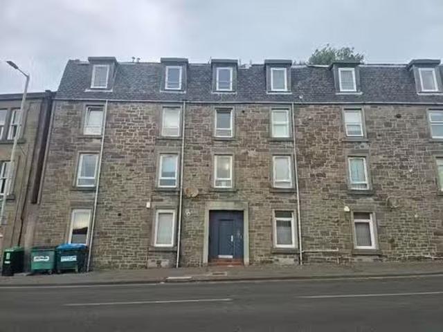 For Rent! 1 BA 3 bedroom flat for rent in Victoria Road, DUNDE.