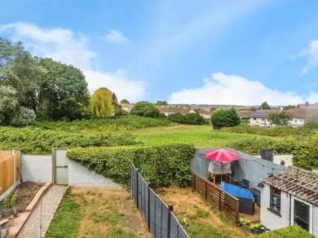 Charming 1 BA 3 bedroom house for rent in Aldwick Avenue, Bris.