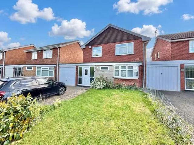 Cozy 1 BA 3 bedroom house for rent in Pallett Drive, Nuneaton.