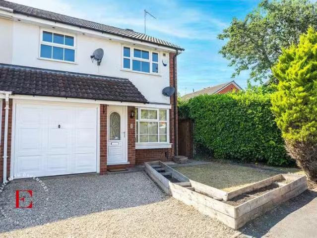 Cozy 1 BA 3 bedroom house for rent in Tisdale Rise, Kenilworth.