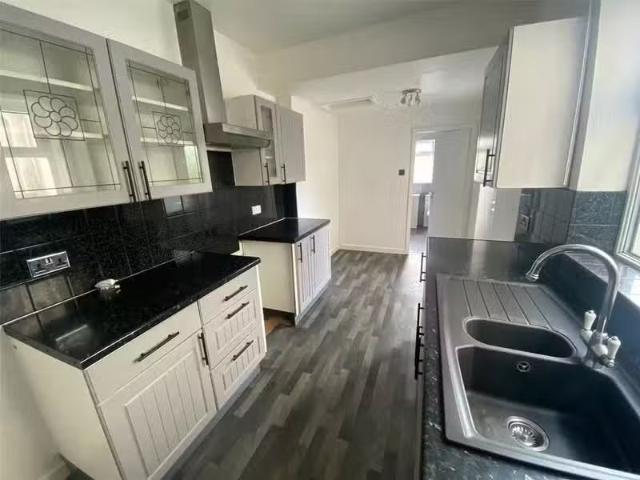 Nice 1 BA 3 bedroom House to rent, Cyprus Road, Portsmouth, PO.