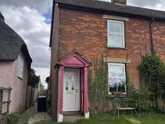 Cozy 1 BA 3 bedroom semi detached house for rent in 1 Weston H.