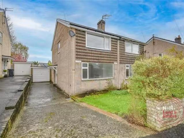 New 1 BA 3 bedroom semi detached house for rent in 28 Vicarage.