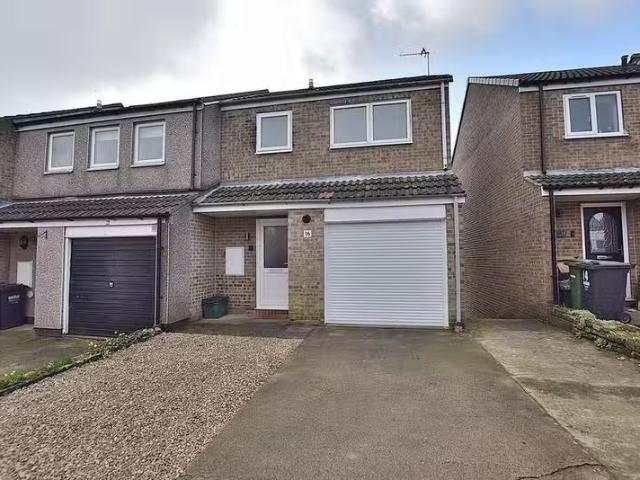 Rental! 1 BA 3 bedroom semi detached house for rent in Conyers.