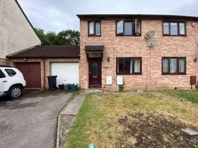 Just in! 1 BA 3 bedroom semi detached house for rent in Cooks.