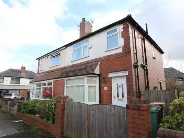 Unique 1 BA 3 bedroom semi detached house for rent in Ainslie.