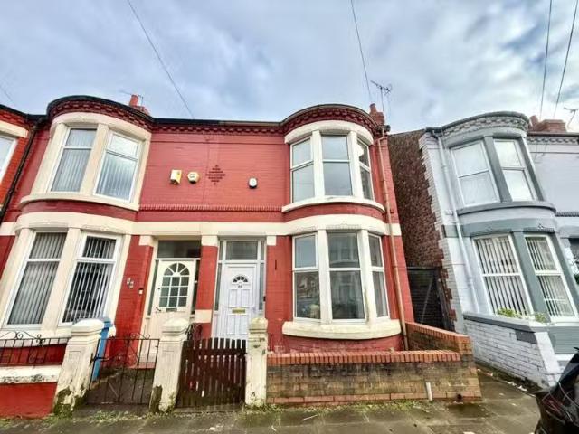 Rental! 1 BA 3 bedroom semi detached house for rent in Auburn.