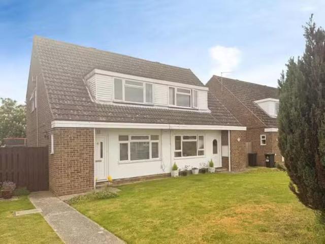 Nice 1 BA 3 bedroom semi detached house for rent in Beaumont P.