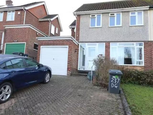 For Rent! 1 BA 3 bedroom semi detached house for rent in Deeds.