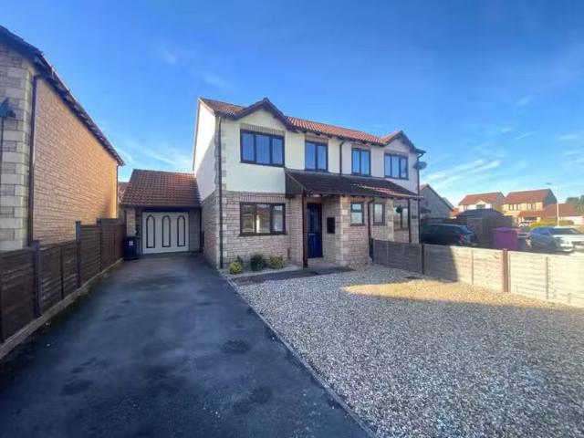 Nice 1 BA 3 bedroom semi detached house for rent in Hempitts R.