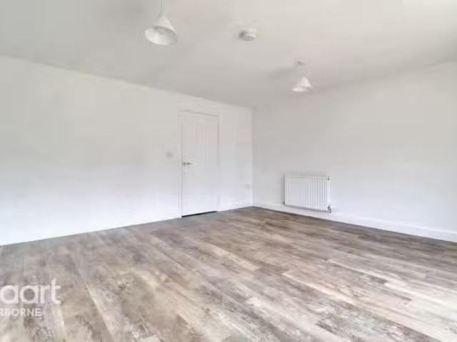 Just in! 1 BA 3 bedroom semi detached house for rent in Hunts.