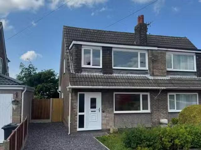 Nice 1 BA 3 bedroom semi detached house for rent in Jackson Cl.