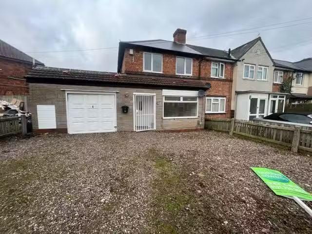 Cheap 1 BA 3 bedroom semi detached house for rent in Nailstone.