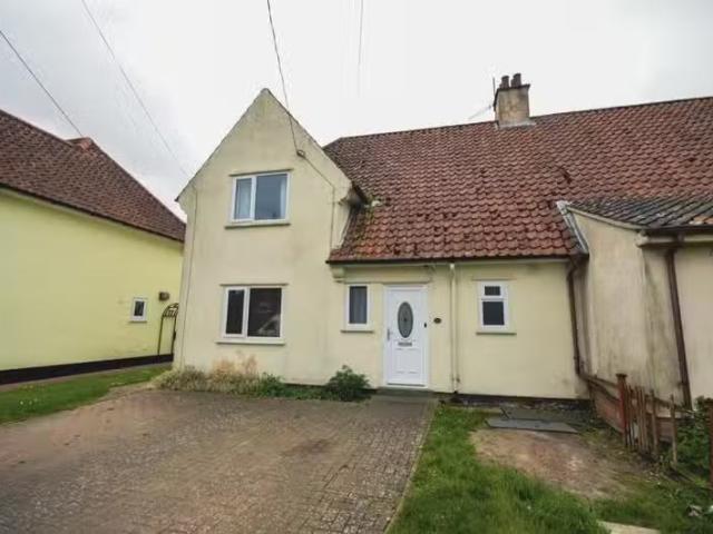 Unique 1 BA 3 bedroom semi detached house for rent in Saxmundh.