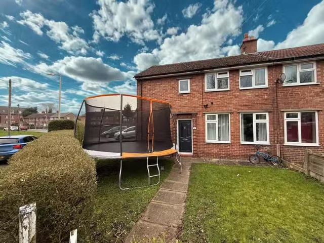 New 1 BA 3 bedroom semi detached house for rent in Springfield.
