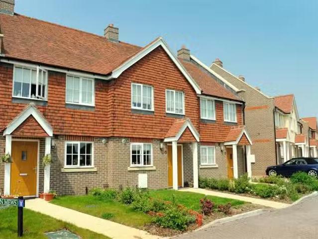 Unique 1 BA 3 bedroom semi detached house for rent in Rowan Me.