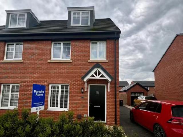 Rental! 1 BA 3 bedroom semi detached house for rent in Roman C.