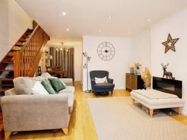 For Rent! 1 BA 3 bedroom semi detached house for rent in Woodf.