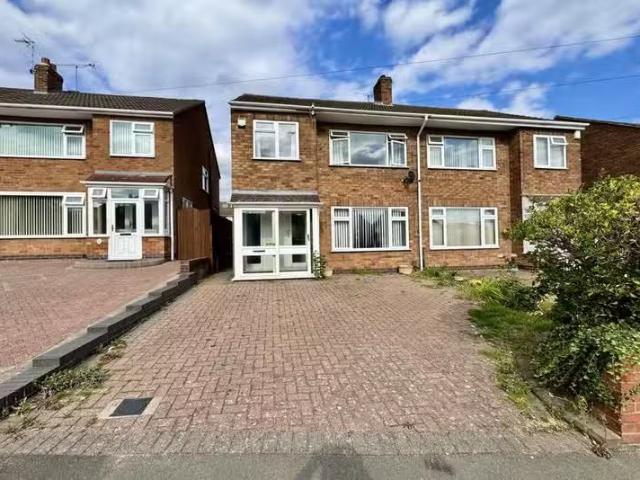 Cozy 1 BA 3 bedroom semi detached house for rent in Winsford A.