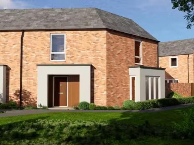 Cozy 1 BA 3 bedroom semi detached house for rent in The Shrops.